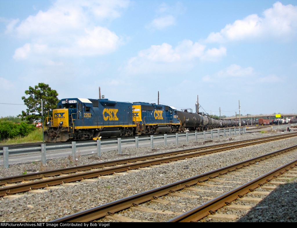 CSX 2282 and 6922